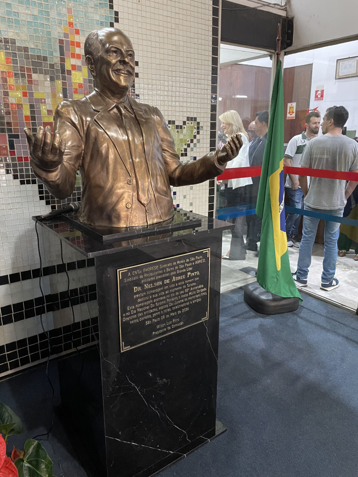 SindResbar homenageia Dr. Nelson Pinto por seus 92 anos de contribuição ...